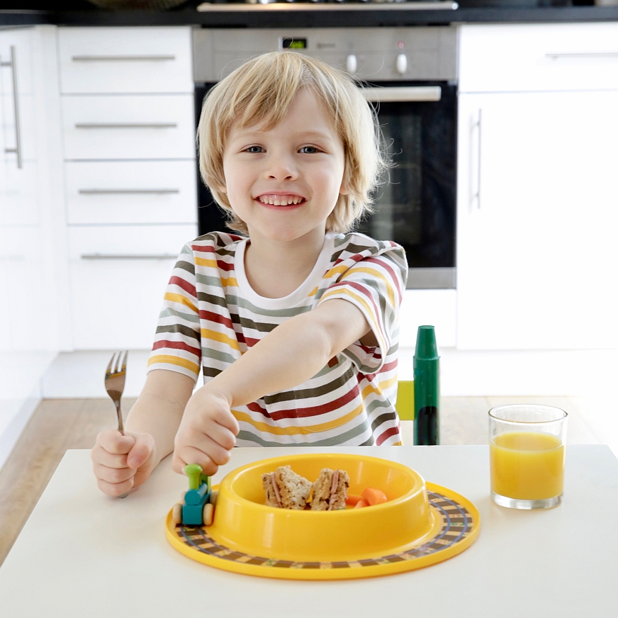Munchy Play - Keeping Mealtimes on the Right Track... | www.nursery ...